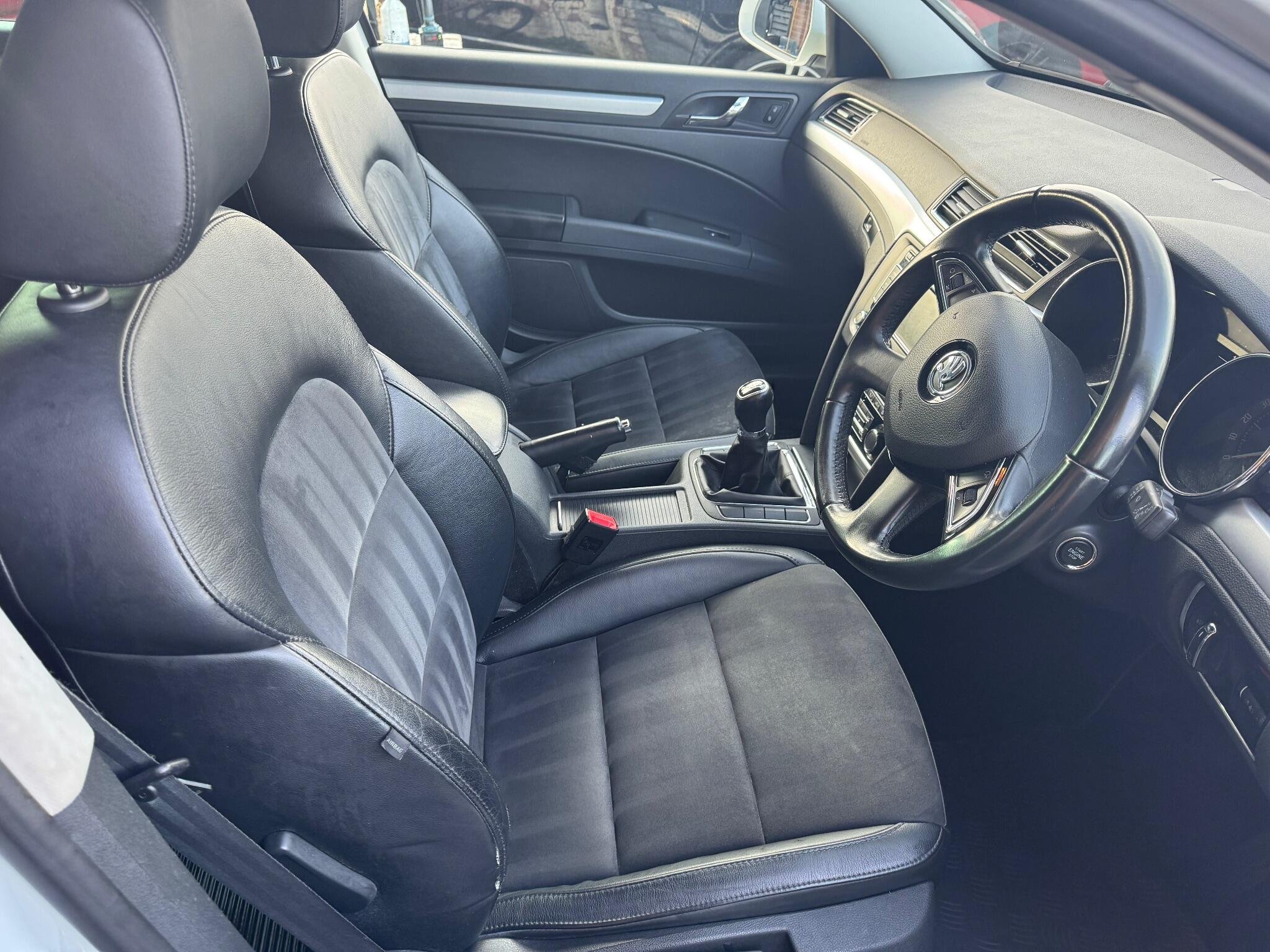 Used 2014 Skoda Superb 2.0 TDI Tour de France 4WD Euro 5 5dr for sale ...