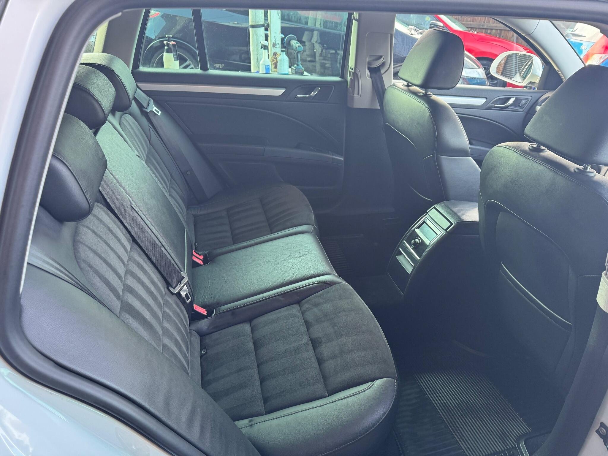 Used 2014 Skoda Superb 2.0 TDI Tour de France 4WD Euro 5 5dr for sale ...